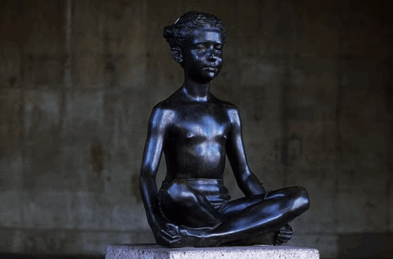 Stolen Statue – history.physio