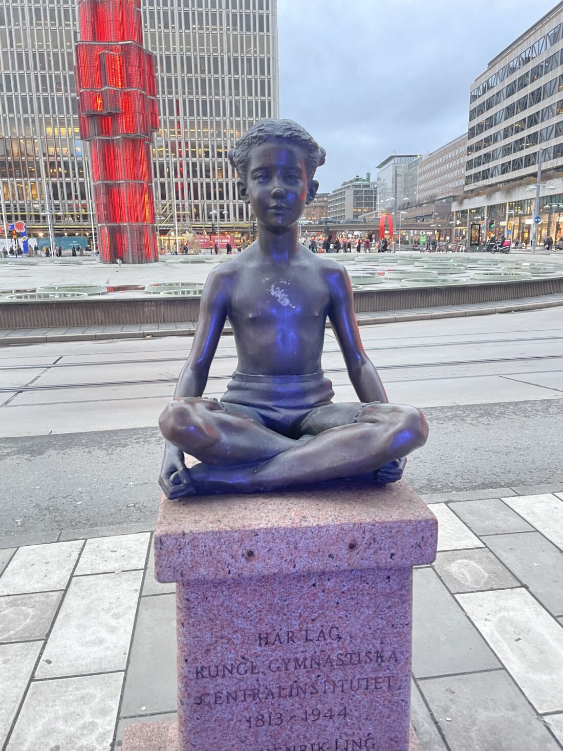 Stolen Statue – history.physio